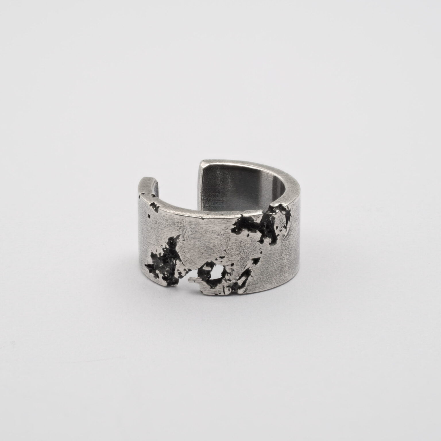 Eroded silver cuff earring | CROSS ELEMENTS